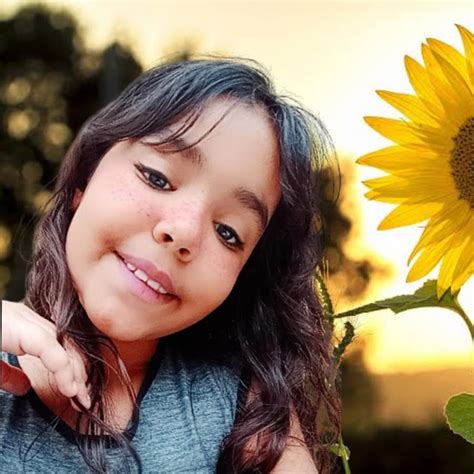 Sophia Oliveira Fernandes Youtube