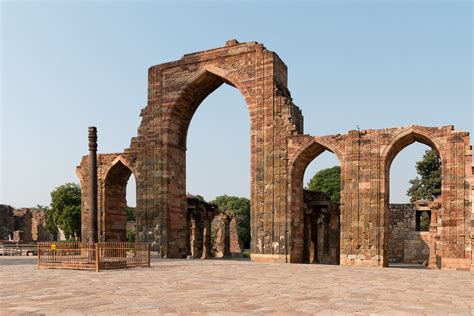 Qutub Complex Architecture