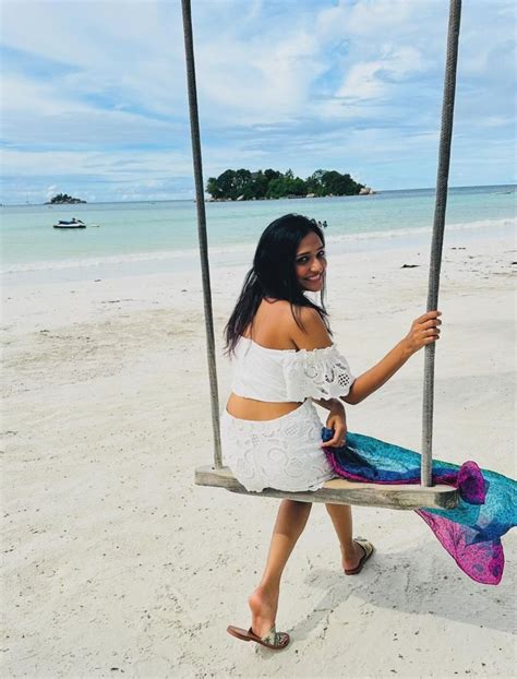 Aishwarya Khares Feet