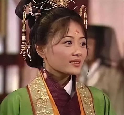 姚樂怡穿比基尼泳池裡嗨玩！炫豐腴身材長腿驚艷，水上用餐好愜意 娛樂 Inewsdb 日日新聞．掌握每日新鮮事