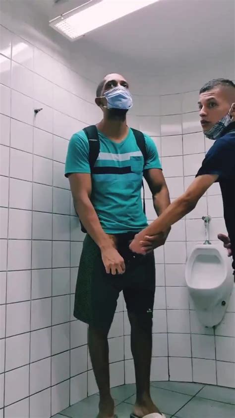 Big Dick In Cruising Toilet 中文