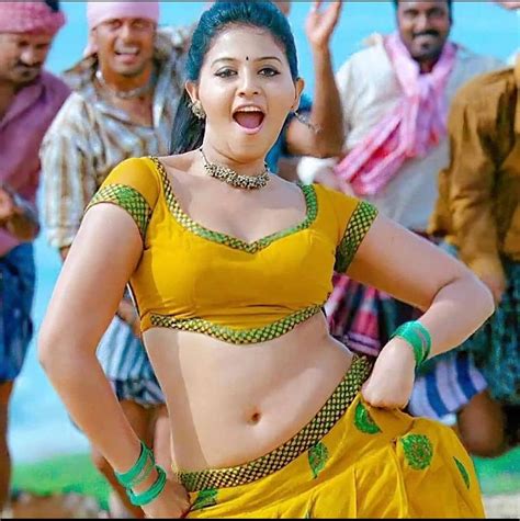 Anjali Hot Navel Show In Saree