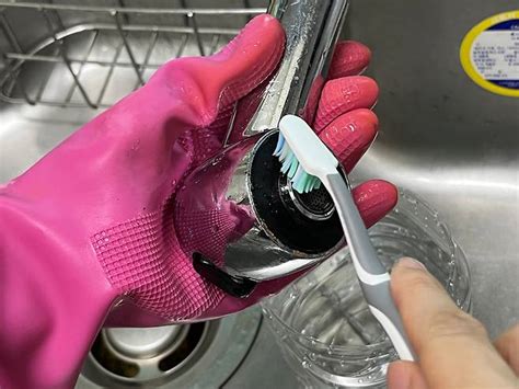 싱크대 수전에 비닐장갑을 묶으세요 삶의 질이 달라집니다 텐꿀팁