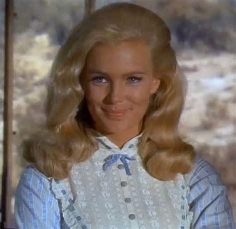 30 Vintage Photos Of American Actress Linda Evans In The 1960s Artofit