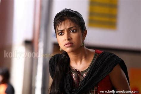 Sexy Mallu Girl Amala Paul Stills 07 60130 Kollywood Zone