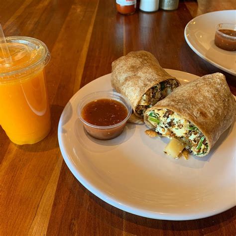 La Grande Orange Grocery And Pizzeria Phoenix Camelback East