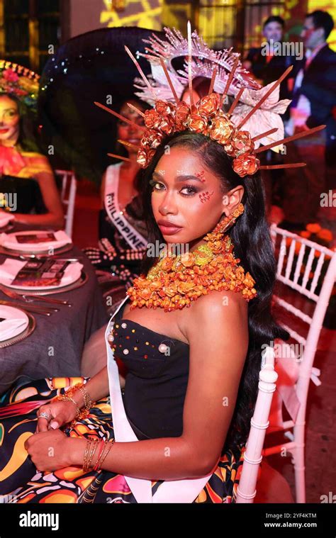 Miss Universe Catrinas Gala Catwalk Miss Guyana Ariana Blaize Assiste Au Gala Miss Universe