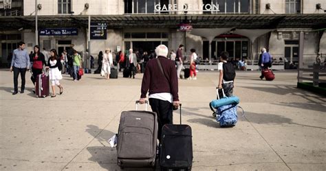 En Gare De Lyon La Limitation Des Bagages Dans Les Tgv Ne Suscite Pas