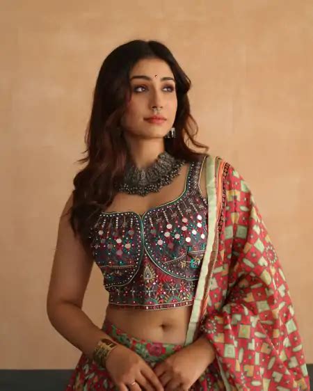 Simran Pareek Top 20 Hot Pics And Photo