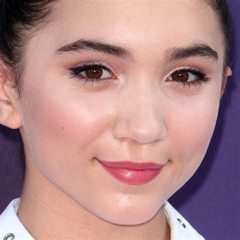 Rowan Blanchard Makeup Beige Eyeshadow Black Eyeshadow And Hot Pink