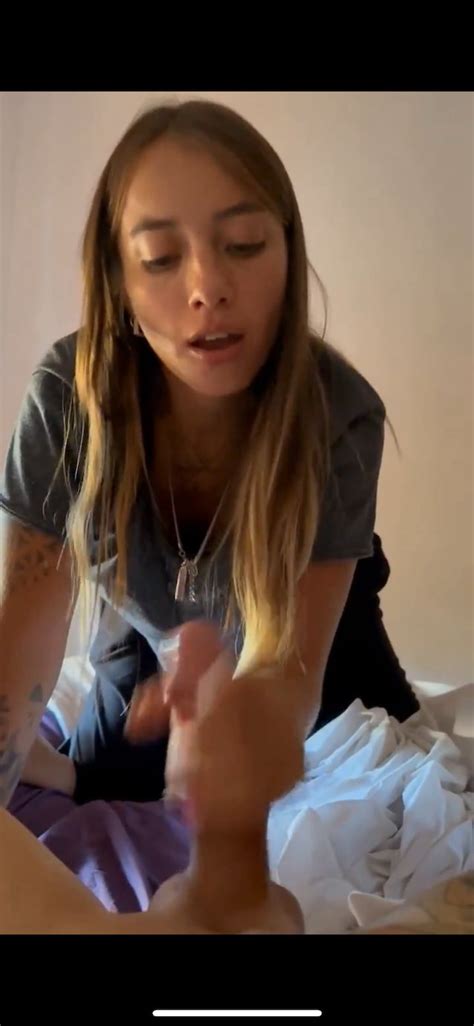 Whos This Cum Swallowing Chick Swallows With A Smile Sexyandtiny 1575644 ›