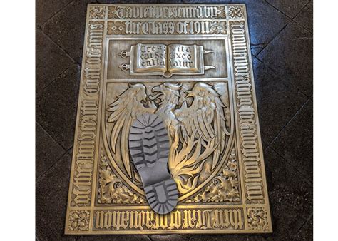 Point I Wanna Step On The Reynolds Club Seal Counterpoint I Want The