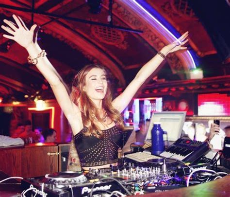 Dj Cewek Paling Seksi Dan Sukses Kapanlagi Com