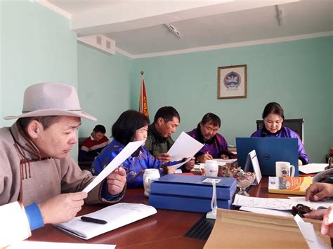 ӨМ НОМГОН СУМ ИТХ ын Тэргүүлэгчид хуралдлаа