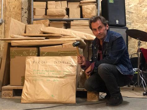 cet artiste vend ses œuvres aux enchères à partir d un euro pour