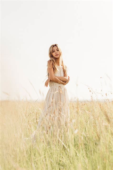 Lily May Mac Modeliste Influencer Getaway To Tanzania Artofit