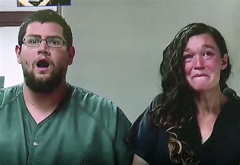 Слова судьи вызвали истерику у родителей заморивших голодом 10 месячную дочь