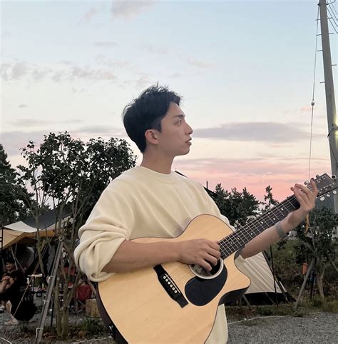 Paper Swin Transformer V1 V2