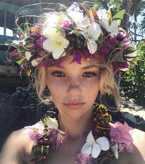 Rachel Yampolsky Scrolller