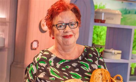 Bake Off Spin Off Show An Extra Slice With Jo Brand Returns With