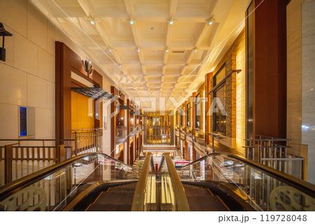 ハービスent ラグジュアリーな館内の写真素材 119728048 Pixta