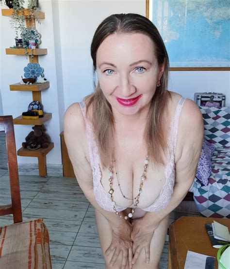 Good Busty Morning From Hot Gilf R Gilf