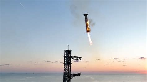 Watch Spacex Successfully Catches Starship Rocket Booster At Landing