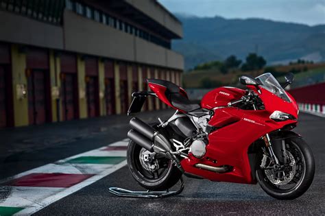 Motorrad Vergleich Ducati 959 Panigale 2019 Vs Ducati Panigale V2 2021