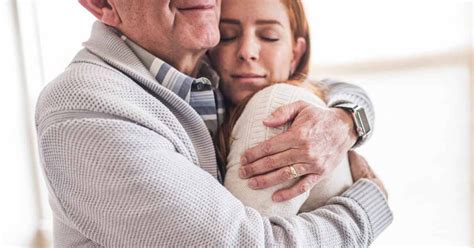 Pregnant Woman Worried About Hosting Thanksgiving Gets Reassuring Text