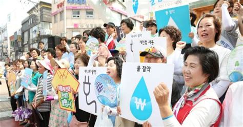 여름 패션의 완성은 쿨맵시