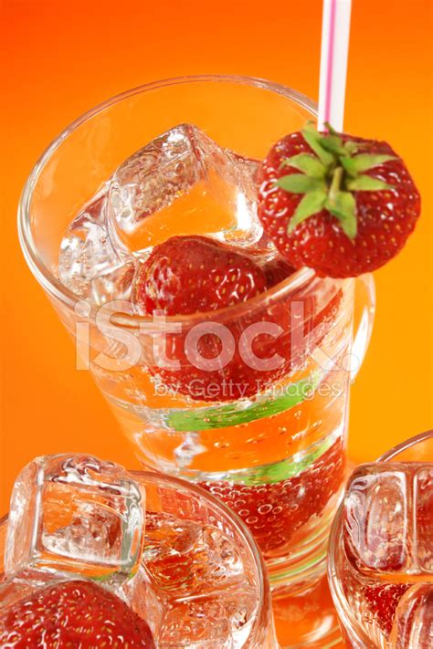 신선한 물과 딸기 스톡 사진 Freeimages