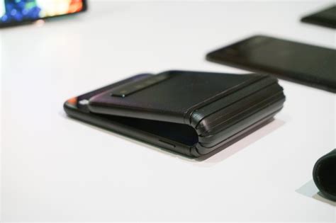 TCL S Foldable Phone Concept Bends In Half Like A Stack Of Cash Mashable