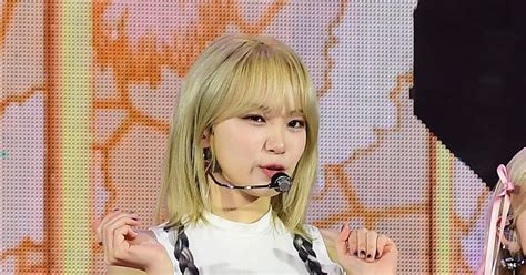 [ten포토]르세라핌 김채원 여유 넘치는 무대