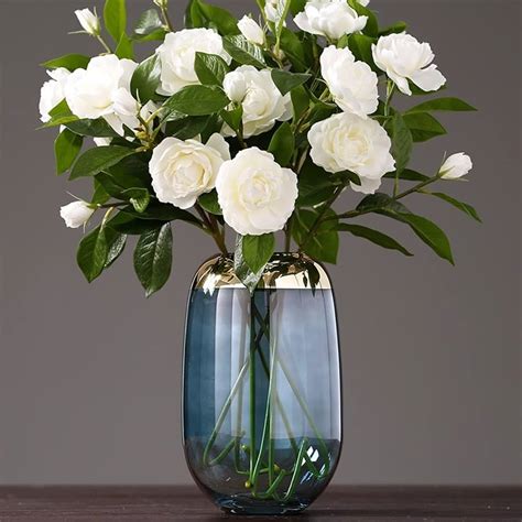 Simple Glass Vase Centerpieces