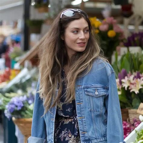 What Is Gorpcore And How To Style It For Everyday Comfort Stellas