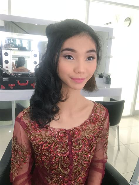 Wisuda Sma Uph Ms Kezia By Sweetie Bridal