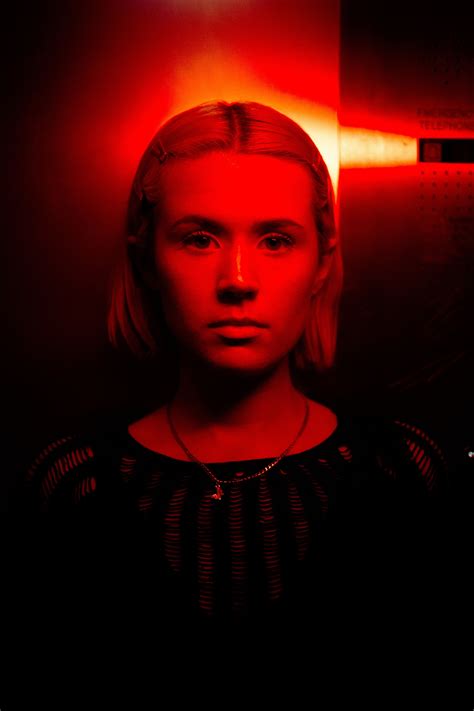 Hana Lili Is Feeling Iconic — Stardust Magazine