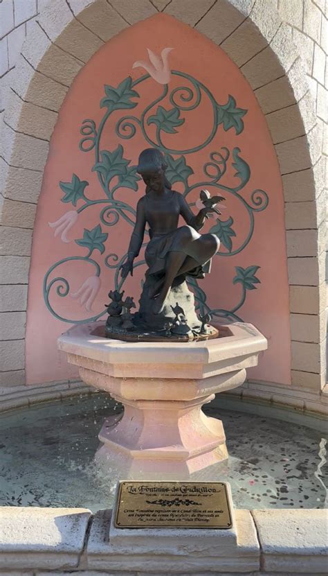 Cinderella At Disneyland Paris 🤍🐭 Disneyland Paris Disney Statues
