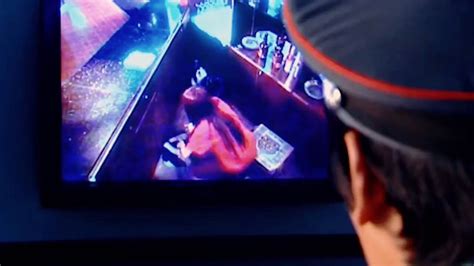 酒吧美女偷东西被老板逮个正着好姐妹竟还对她出头谁料还被反咬了一口高清1080p在线观看平台腾讯视频