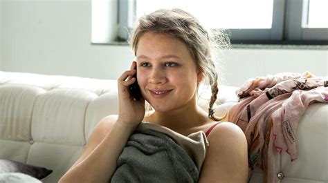 Anna Bachmann Bilder Poster And Fotos Moviepilotde