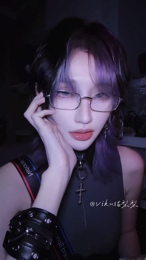Viku猫梨梨💜 Viku Li • Instagram Photos And Videos