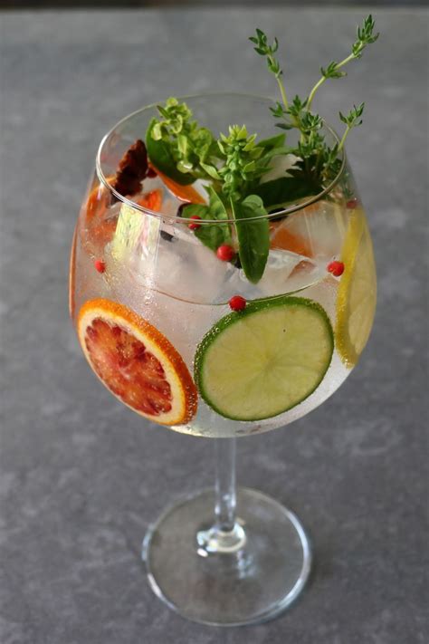 Spanish Gin And Tonic Gin Tonica Recipe Gin And Tonic Spanish