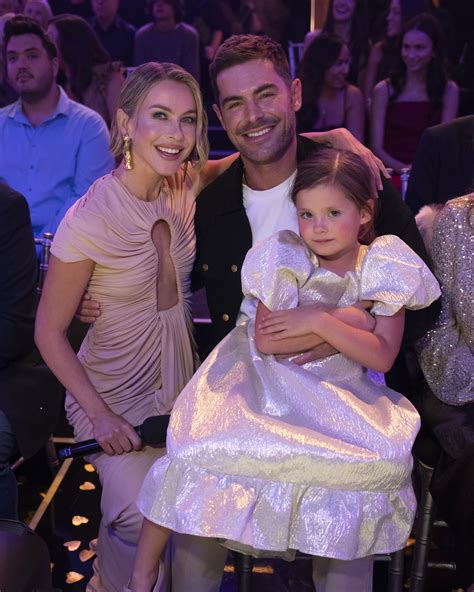 Zac Efrons Priceless Dwts Reaction To Brother Dylans Semi Final Tango