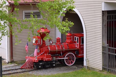 Little Red Train At The Park Belgm3 Flickr