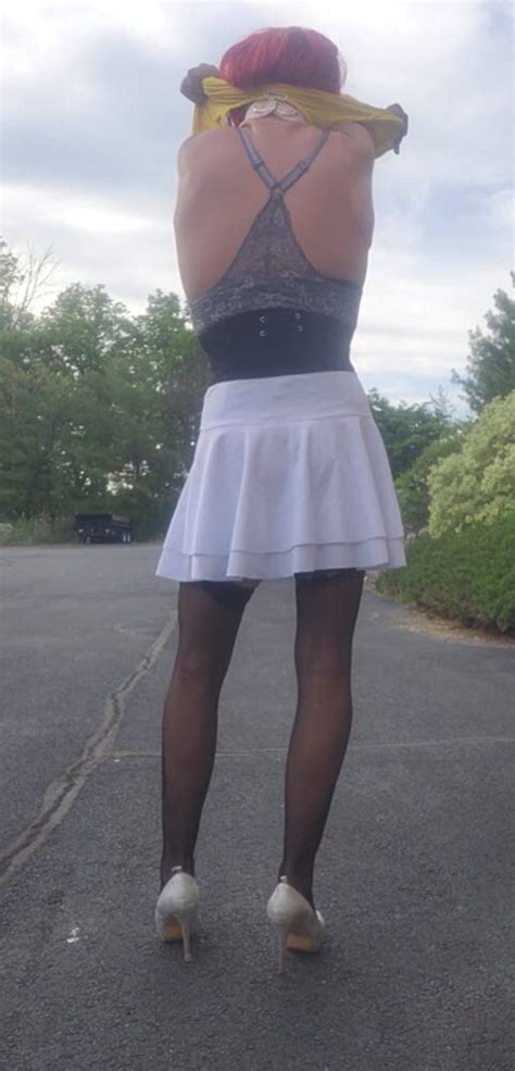 Deedeeslut White Skirt Yellow Top T Back Bra 20 Pics Xhamster