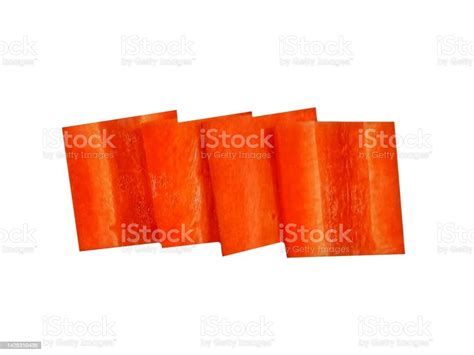 당근은 분기로 자르고 배치되고 흰색 배경에 고립되어 있습니다 당근에 대한 스톡 사진 및 기타 이미지 당근 빨강 썰기 Istock