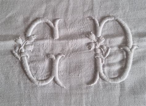 Proantic Rectangular Damask Tablecloth Decorated With Large Flowers