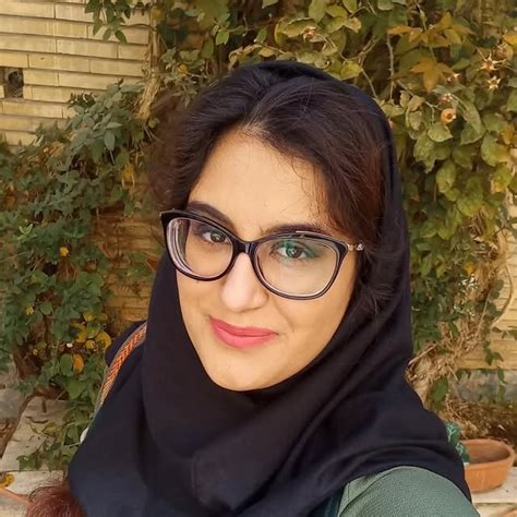 Sarah Saemi Saemi Sarah • Threads Say More