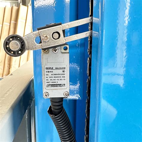 Loading And Unloading Lifting Platform Loading Capacity 2 Tons For