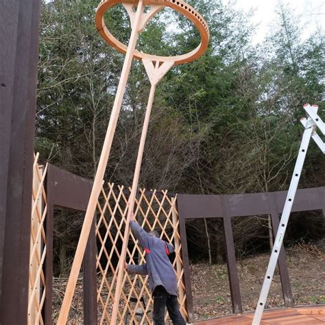 Fabricant De Yourtes Aux Voivres Il Cherche à Céder Son Affaire Les